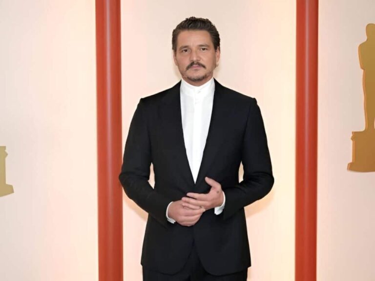 Pedro Pascal Height, Weight, Age, Net Worth & Bio - hexawings.com